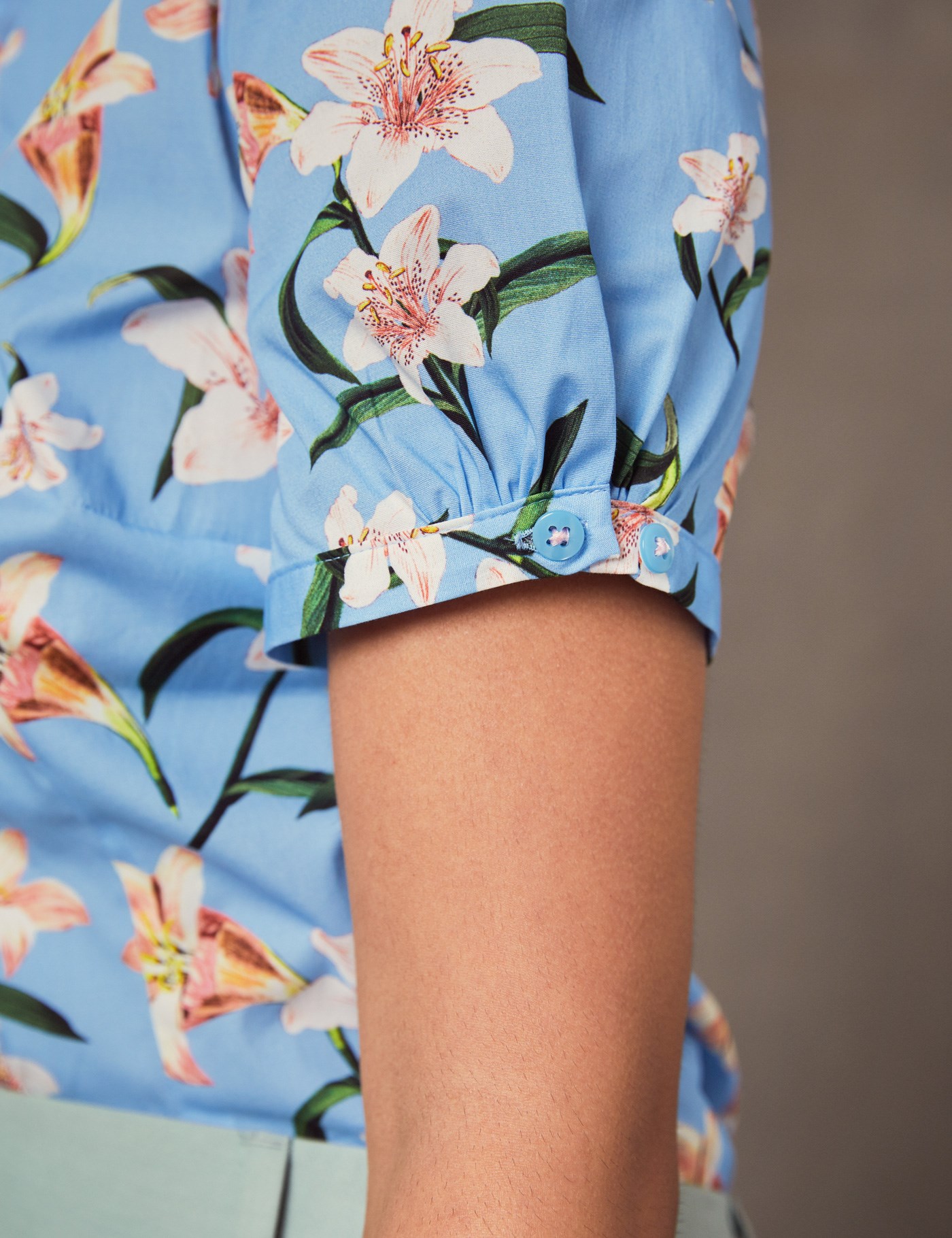 Womens Blue And White Floral Fitted Short Sleeve Shirt Hawes And Curtis