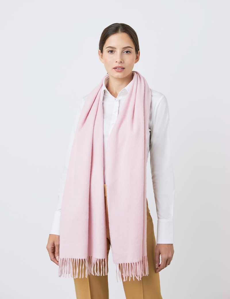 Plain Cashmere & Wool Mix Scarf in Pink | Hawes and Curtis | UK